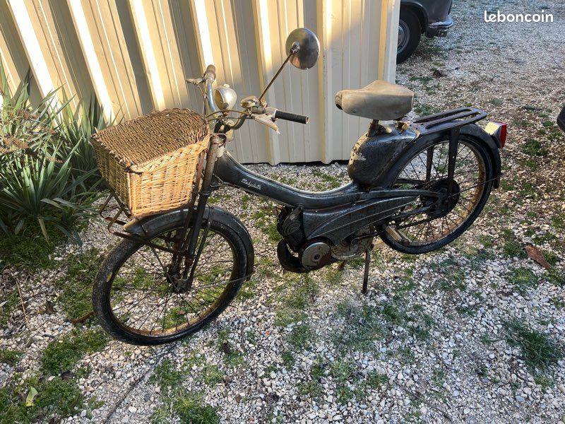 Mobylette motobecane av44 porteur - Motos