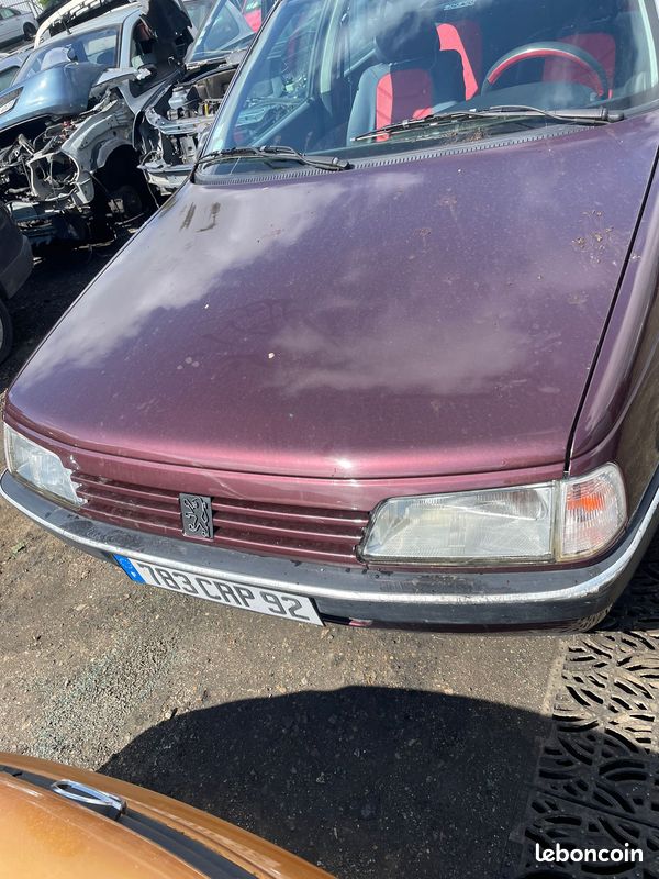 PEUGEOT 405 II 1.6 88 ch Essence - Équipement auto