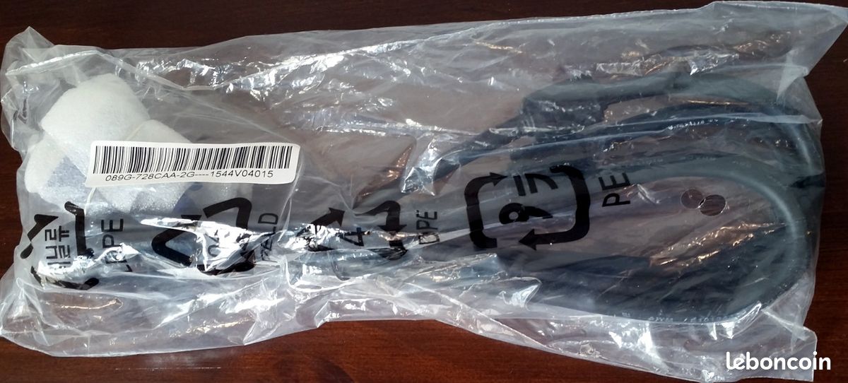 Cable VGA - 1,60m NEUF inclus par fabricant TV - Accessoires informatique