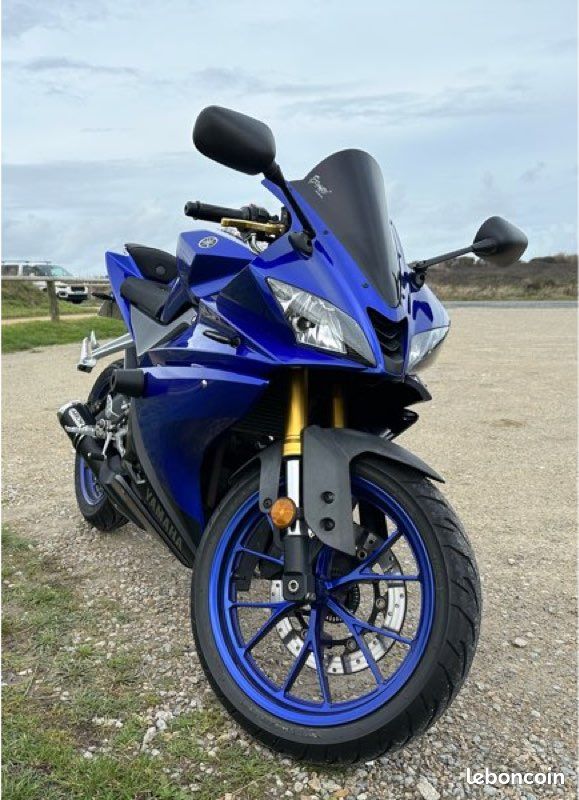 Yamaha YZF R125 - Motos
