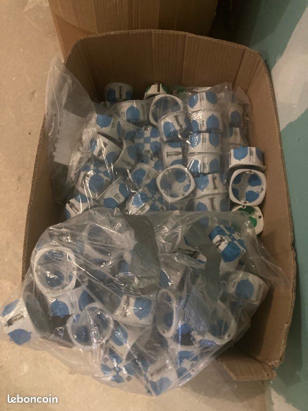 Vend pots etanche eurohm - Bricolage