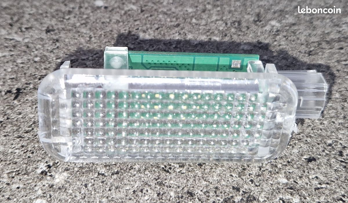 Lampe lumière intérieure plafonnier eclairage Leds 4E0947415 Audi VW ...