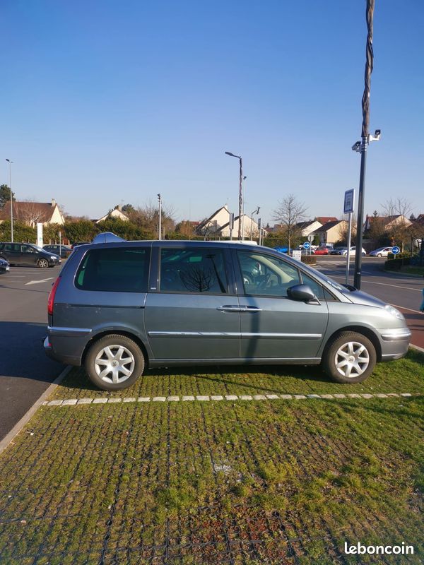 Peugeot 807 2L hdi 16v 136cv - Voitures