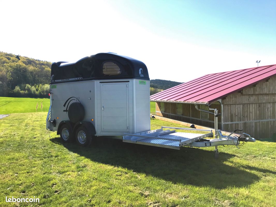Van Cheval Liberté Porte Calèche Alu 2 Chevaux - Équipement auto