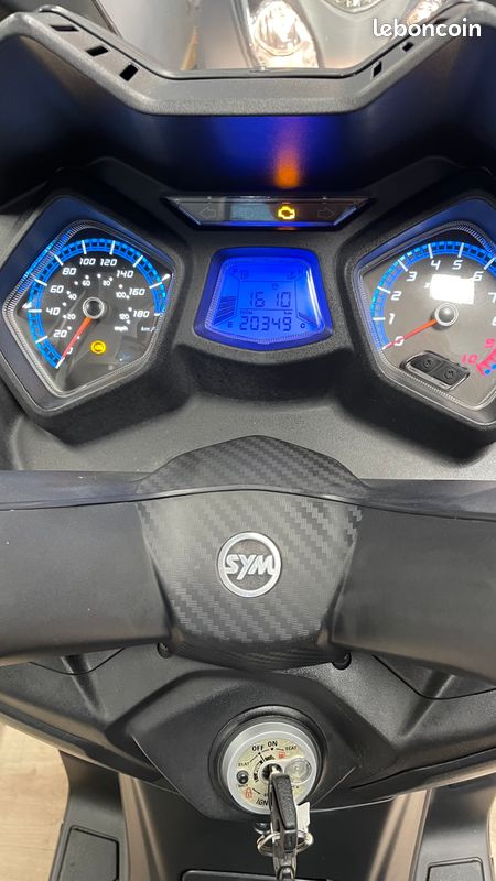 Sym Joymax Z 300cc - concession SYM OUVERT SAMEDI MATIN - Motos
