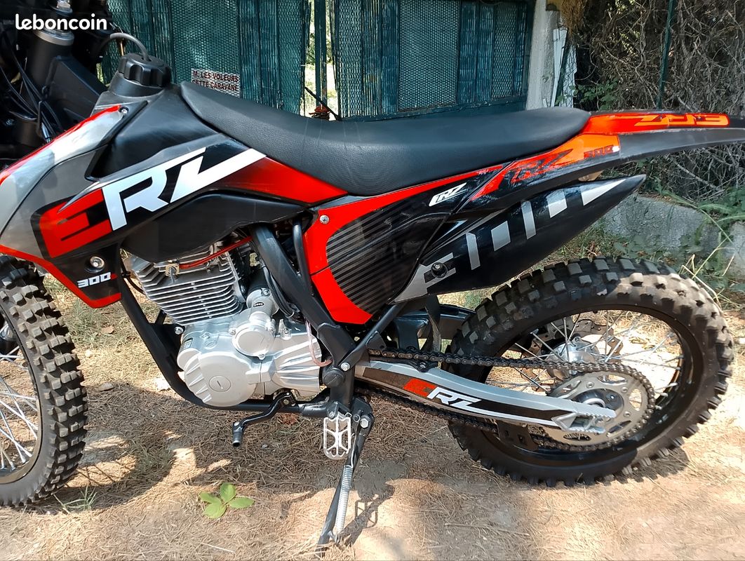 Cross 300cc - Motos