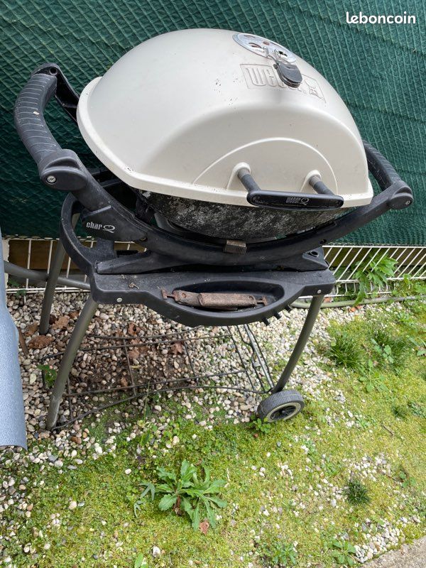 Barbecue de marque Weber - Électroménager