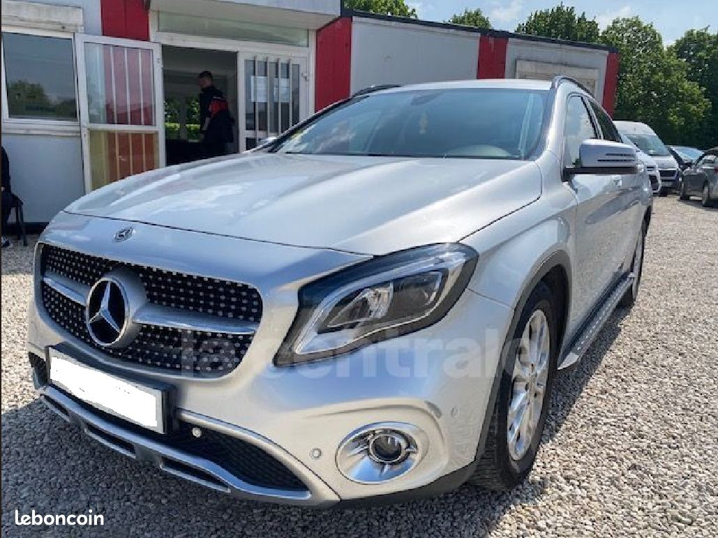 Mercedes crossover GLA 200 D 136CH INTUITION 7G-DCT phase 2 - Voitures