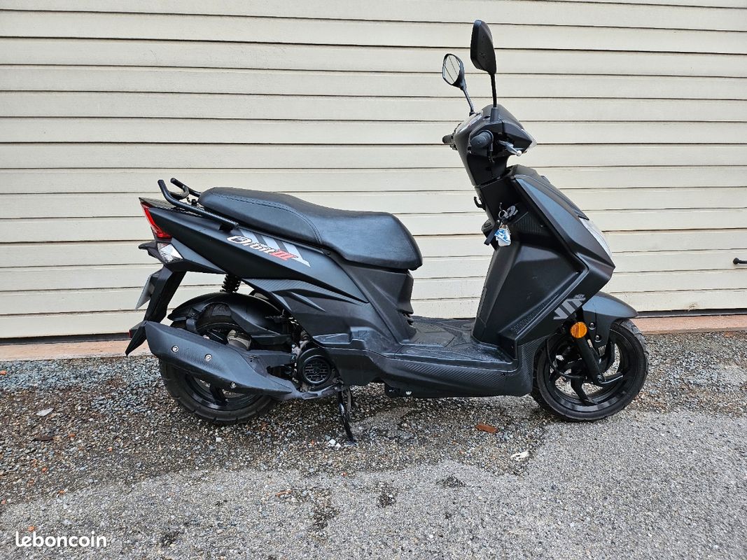 Scooter orbit 3 - Motos