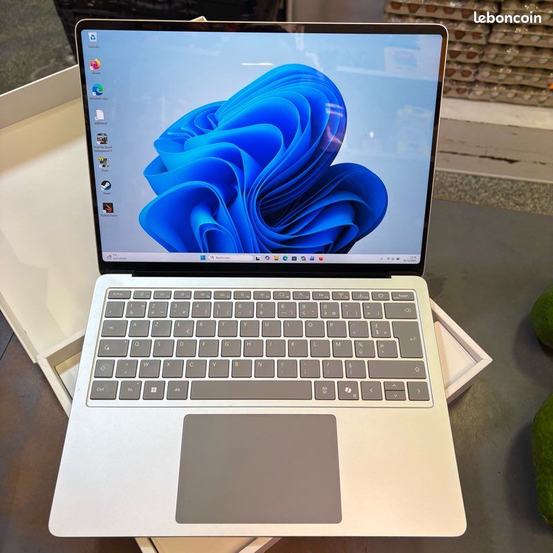 Microsoft Surface Laptop Snapdragon® X Plus 16GB • Go RAM • Gt RAM ...
