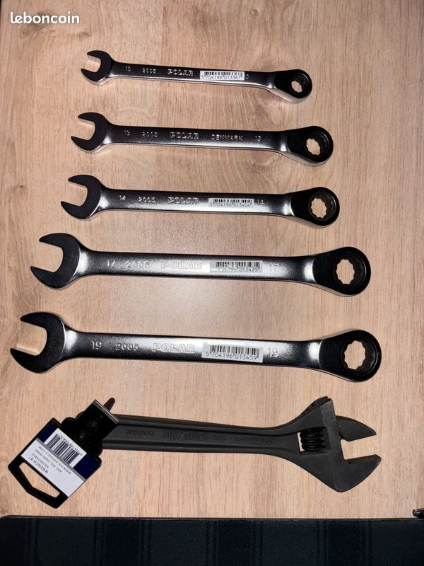 Clef mixte à cliquet neuf + clef à molette 200mm - Bricolage