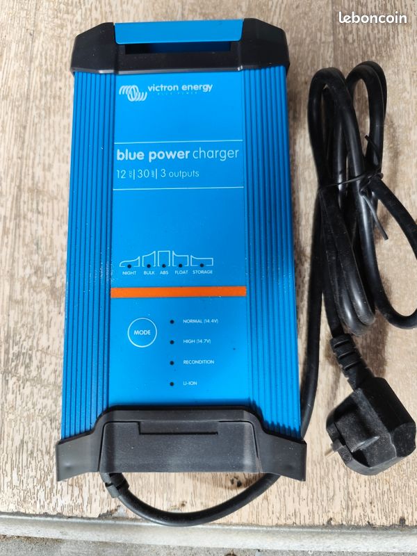 Chargeur Victron blue power 12 volts 30 amp 3 sorties - Équipement nautisme