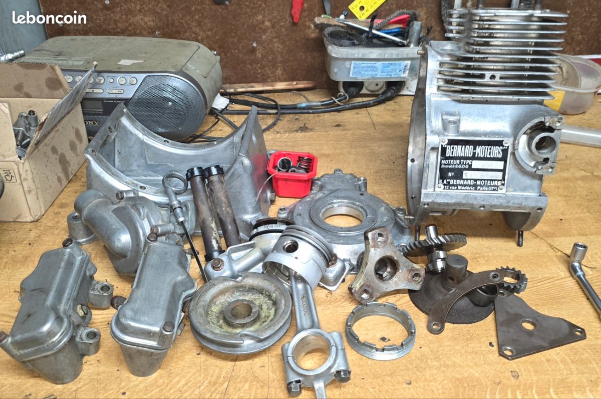 Pieces moteur bernard w110 - Matériel agricole