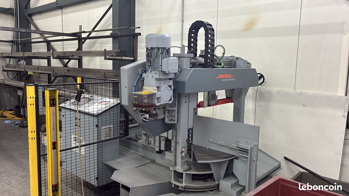 Scie à ruban automatique CNC MEBA ECO 335 DGA-600 – Très peu servie ...