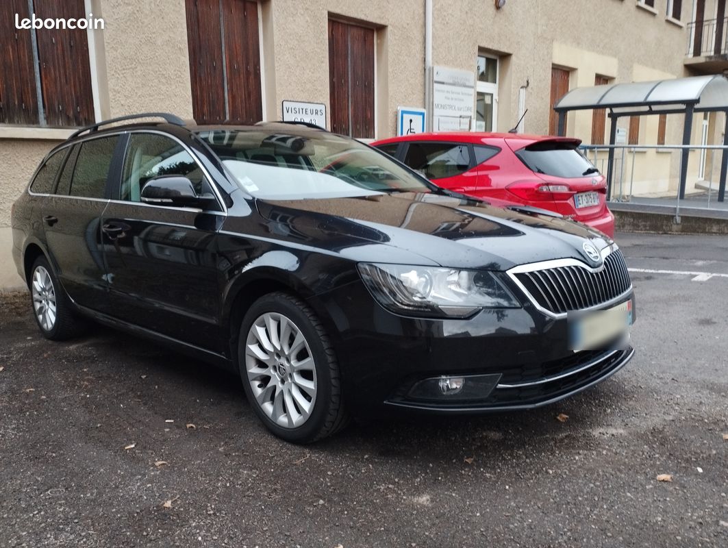 Vend skoda superb combi green tech. 2.l 191ch - Voitures