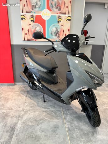 Motos d’occasion, scooters... « r max 50 » Toute la France - leboncoin