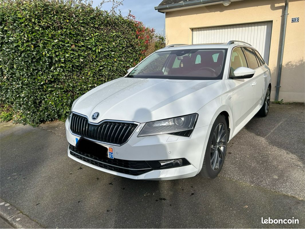 Skoda Superb Combi - L&K - Voitures