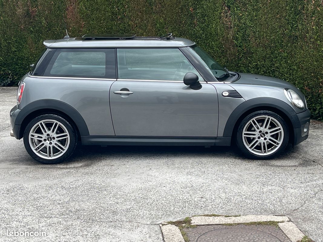 Superbe Mini One 1.6D 90cv Sport avec 120.000km - Voitures