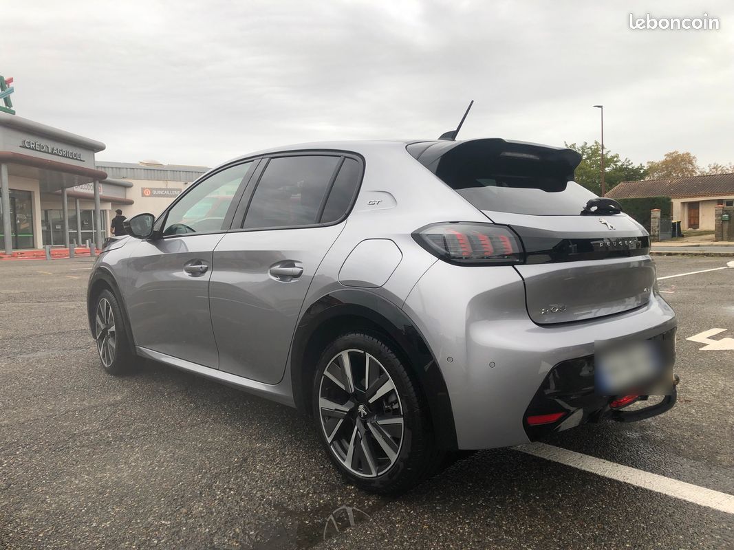 Voiture Peugeot 208, GT, 130 - Voitures