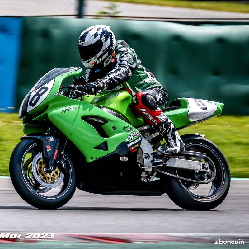 Kawasaki Ninja ZX9r 1998 PISTE - Motos
