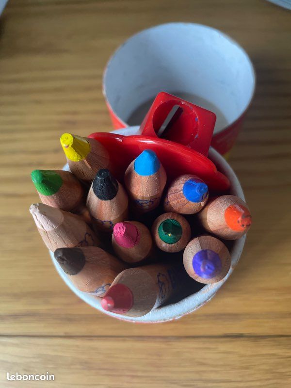 Lot crayons de couleurs pour les bébés Giotto - Papeterie & Fournitures ...