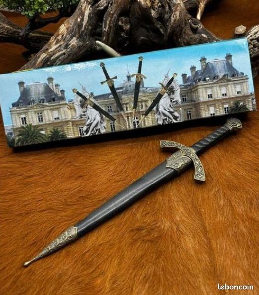 CTX33:Dague médiévale cœur de lion Idée cadeau ref 6F-011 - Collection