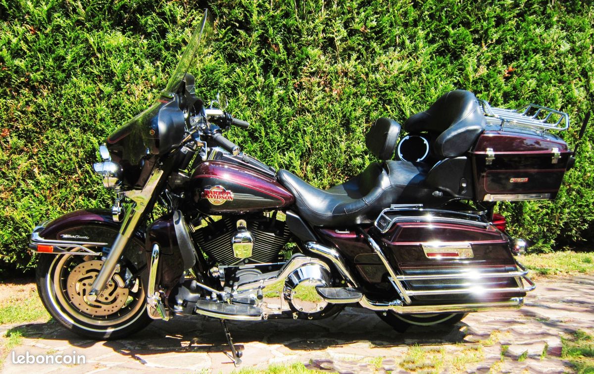 Harley Davidson Electra Glide Ultra Classic FLHTCUI - Motos