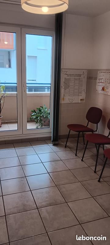 Local bureaux 65 m² - Bureaux & Commerces