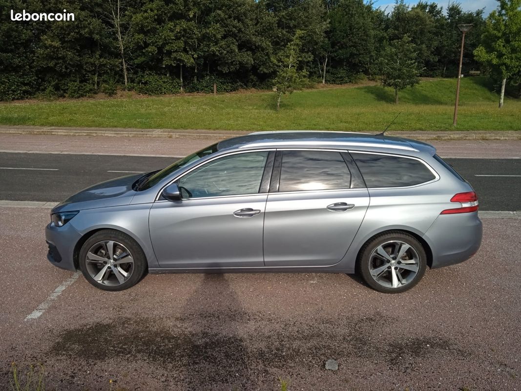 Peugeot 308 SW Allure Pack 130 CV - Voitures