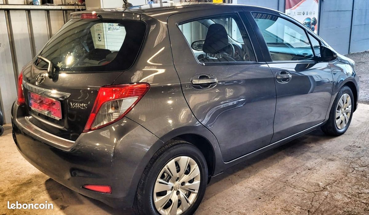 Toyota Yaris 90cv D-4D AUTOMATIQUE - Voitures