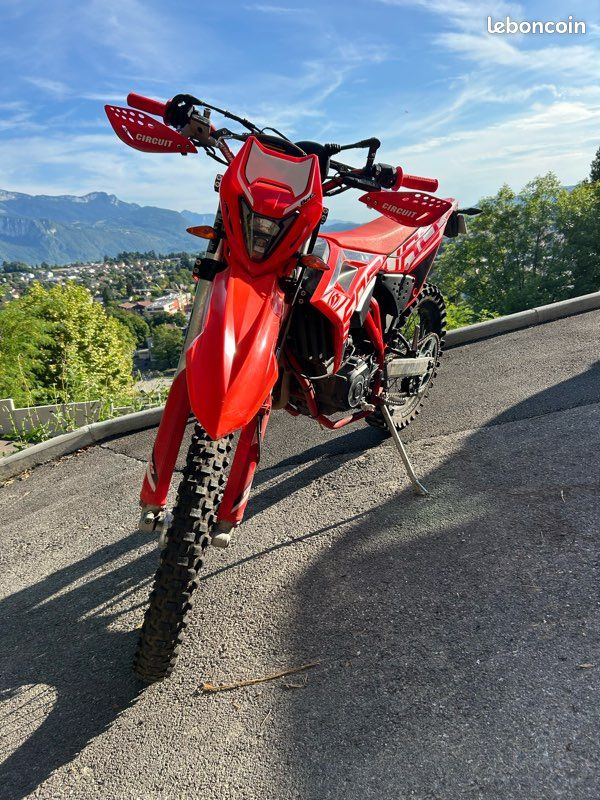 125 bêta lc 2022 - Motos