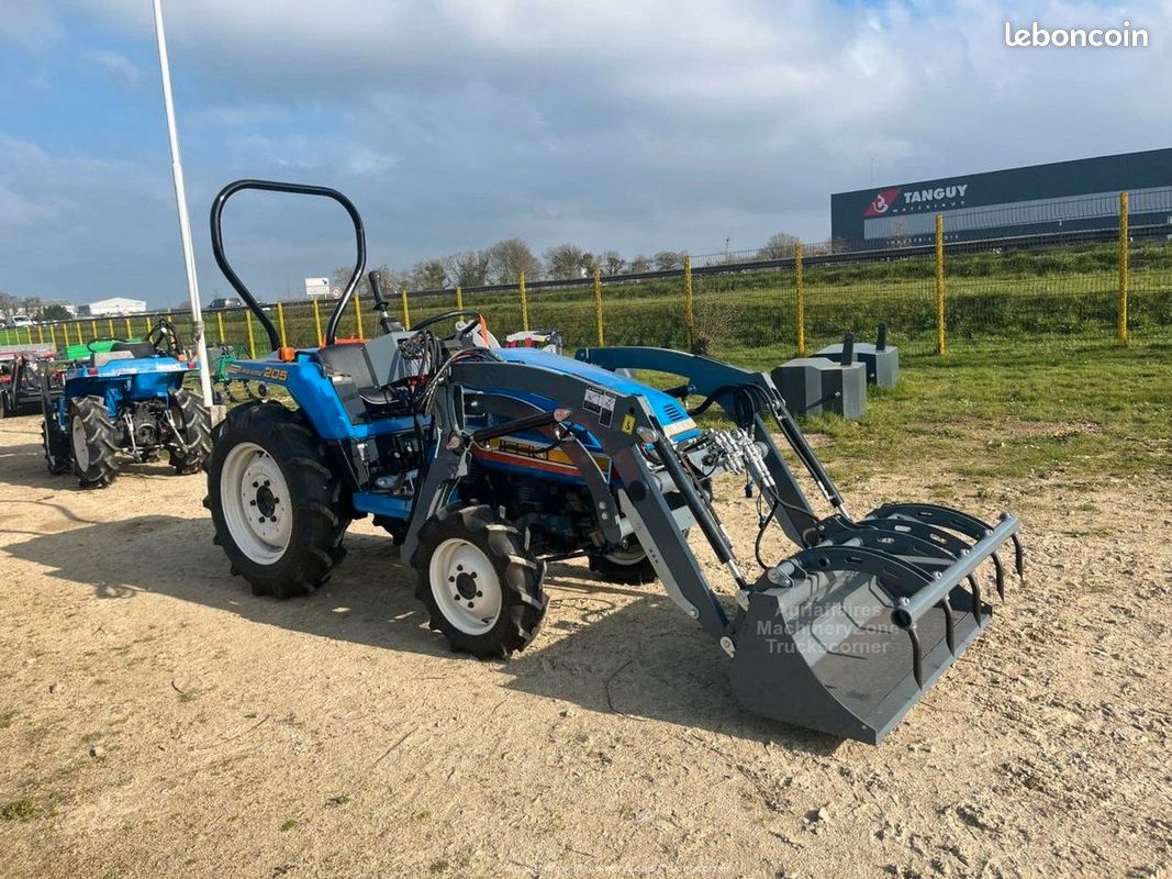 Iseki TU 205 avec chargeur frontal - Tracteurs