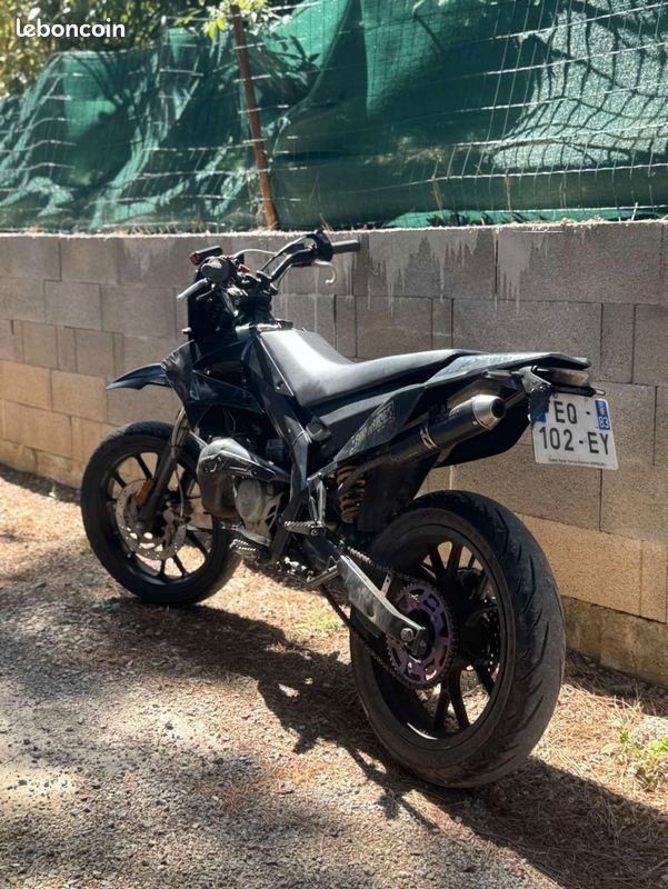 Echange moto contre booster ou zip 2t - Motos