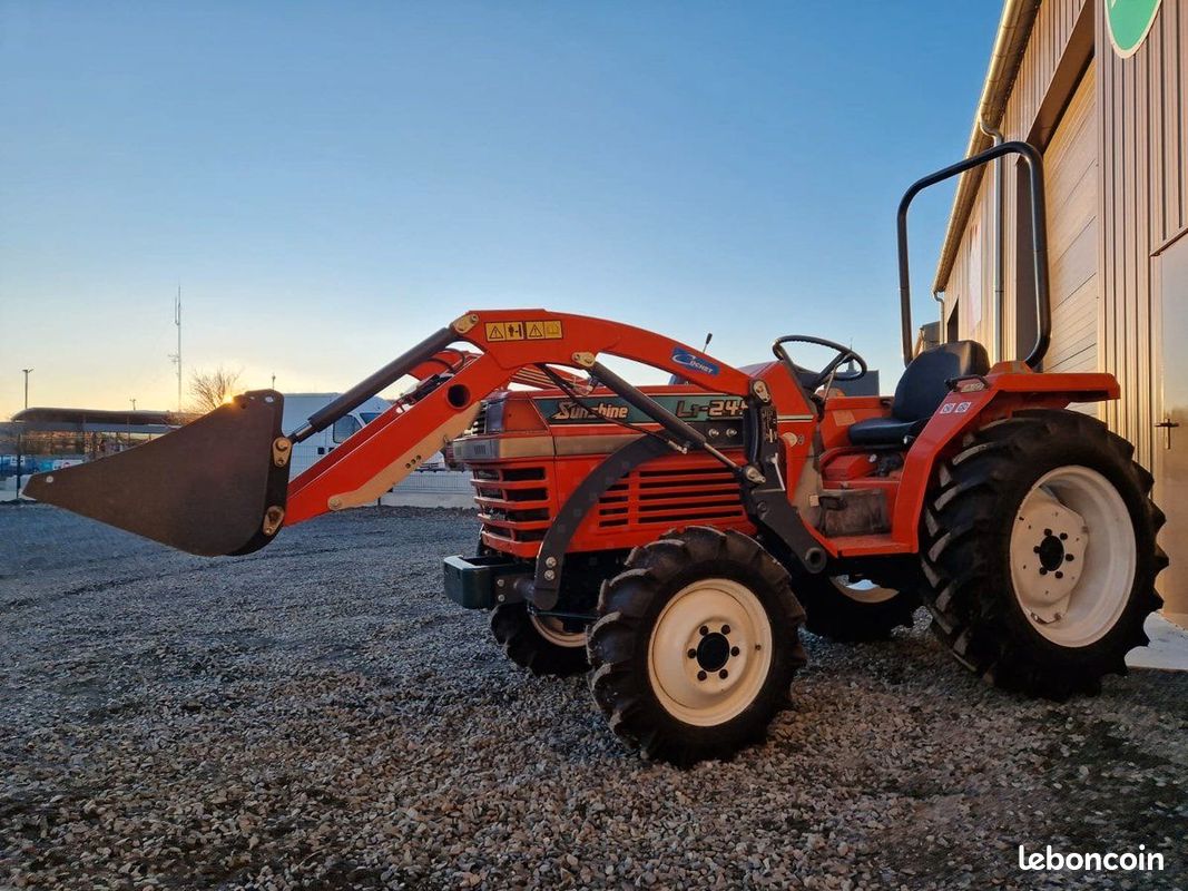 Kubota KUBOTA L1-245 - Tracteurs