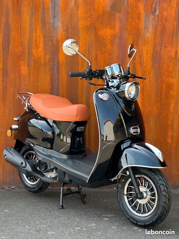 Scooter Rétro Snail 50 cc 4 temps EURO5 scooter NEUF disponible et ...