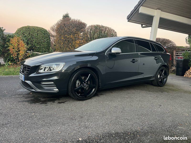 Volvo V60 R Design D4 - Voitures