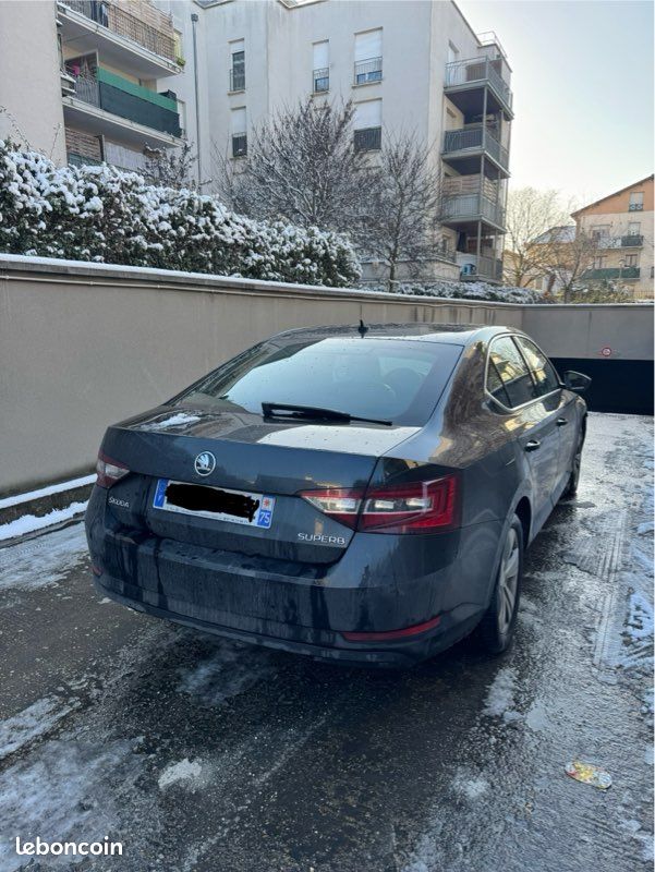 Skoda superb 2.0l 2018 - Voitures