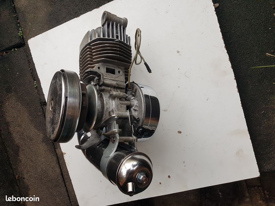 Moteur AV7 Motobécane restauré roulements joints spi autres joints neuf ...