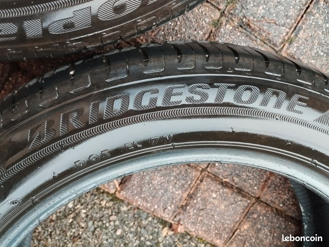4 pneus été BRIDGESTONE 185/55 R16 V83 - Équipement auto