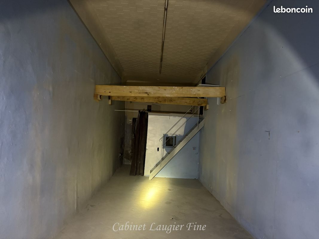 Local 37 m² Marseille - Bureaux & Commerces