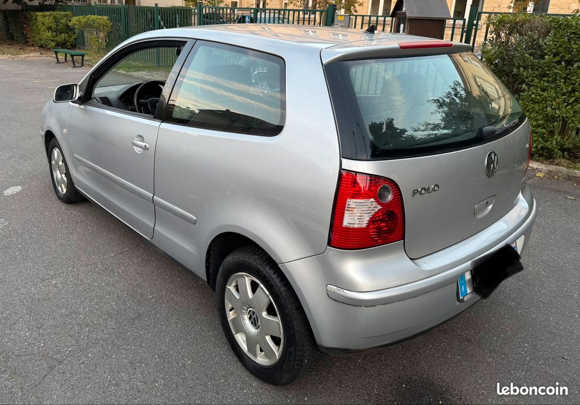 Volkswagen polo iv 1.4 16v 75cv confirtline - Voitures