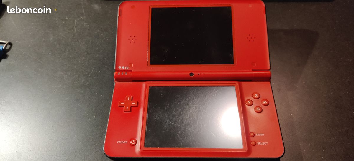 Nintendo DSi XL - Consoles