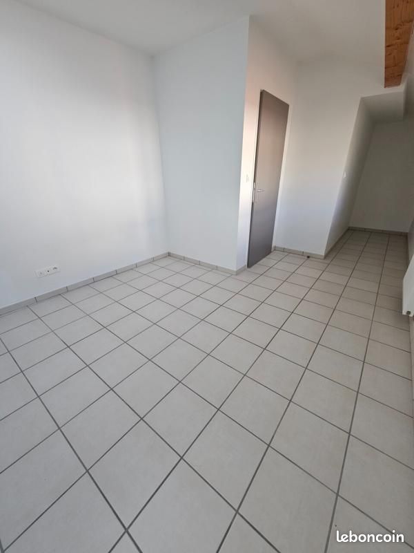 Duplex 4 pièces 7 m² - Locations
