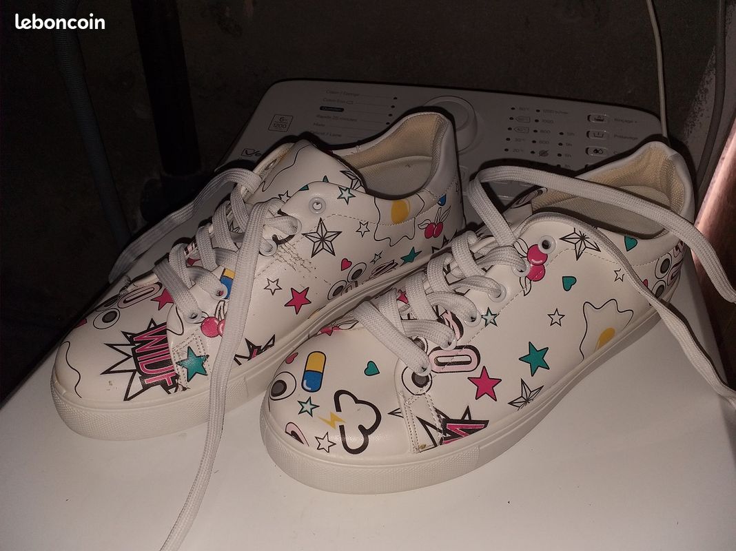 Chaussures Baskets 40 originales blanches à motifs - Chaussures