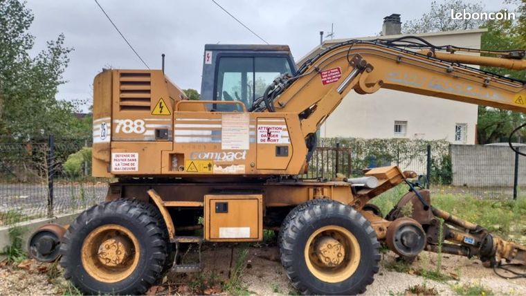 Pelle poclain d'occasion - BTP - Chantier gros-oeuvre - leboncoin