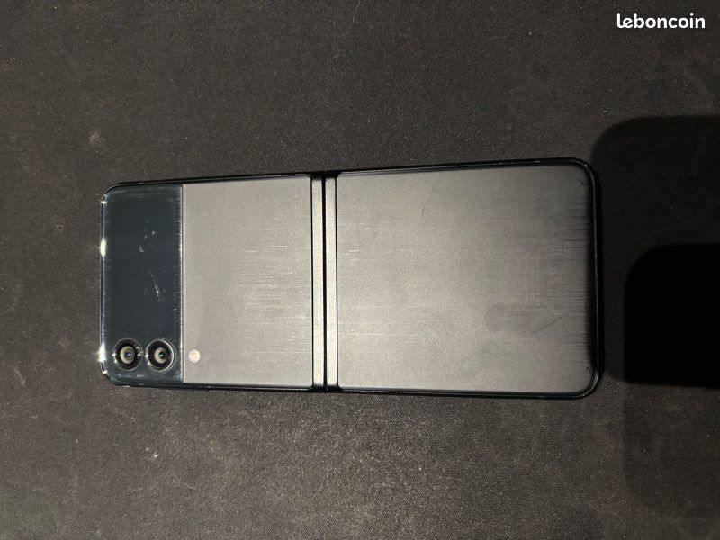 Samsung Z Flip 4 5G - Téléphones & Objets connectés