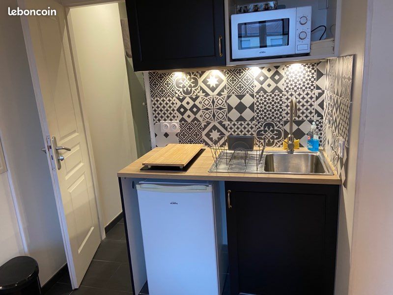 Studio meublé métro SANS SOUCI - Locations