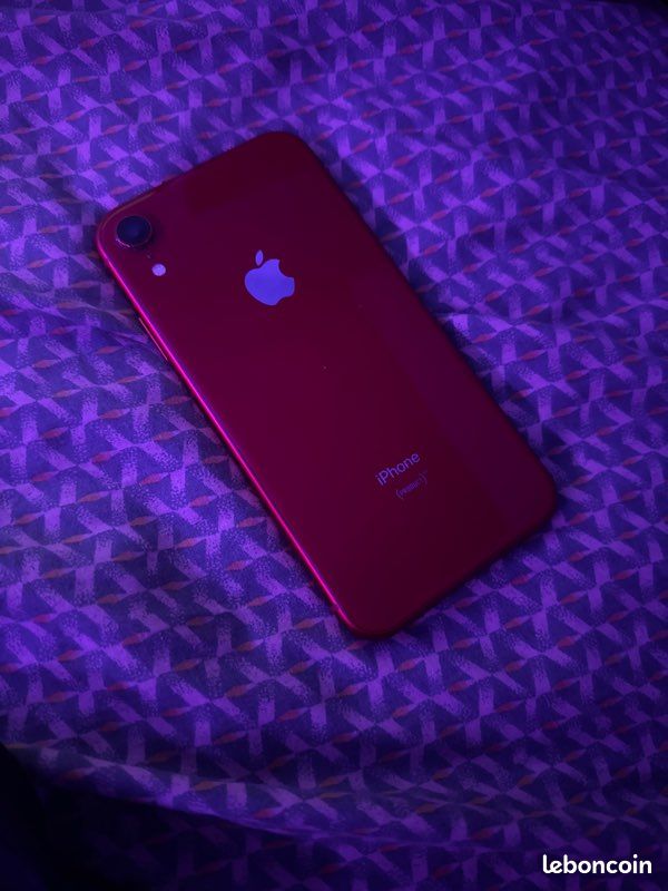 IPhone XR rouge écran cassé - Téléphones & Objets connectés