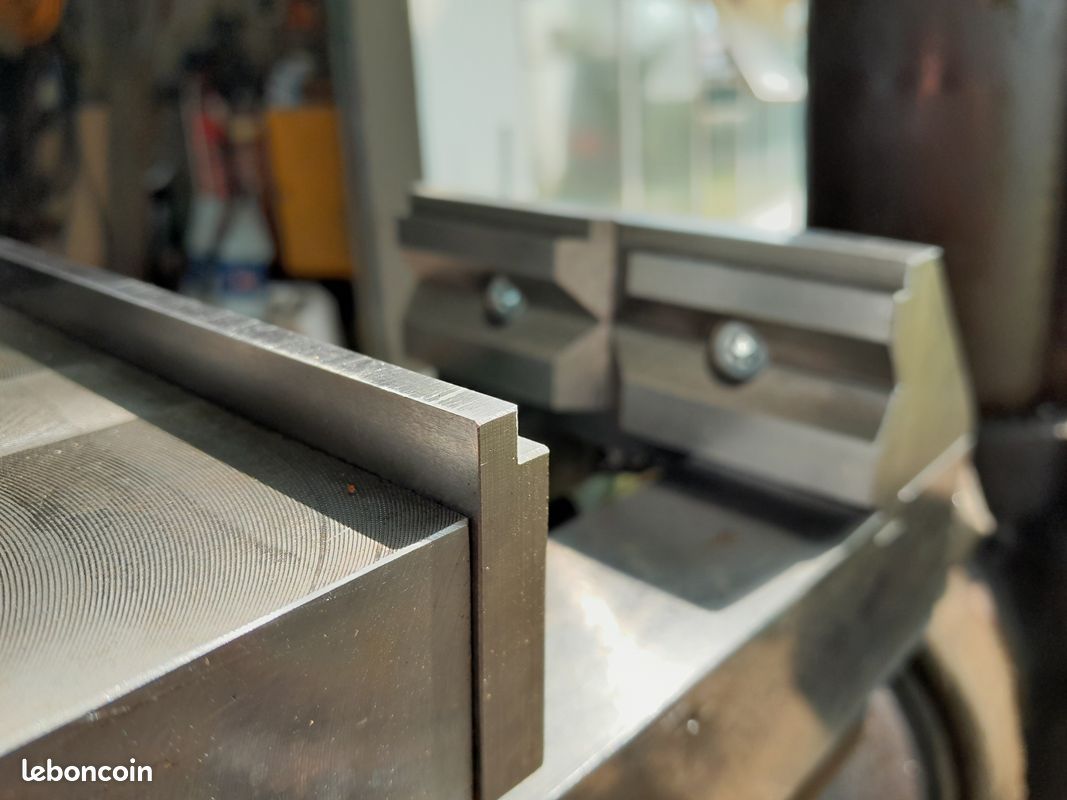 Etau de perceuse ADAM - Bricolage