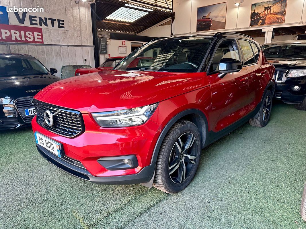 VOLVO XC40 D3 - 150 CV / R-Design / GEARTRONIC 8 - Voitures